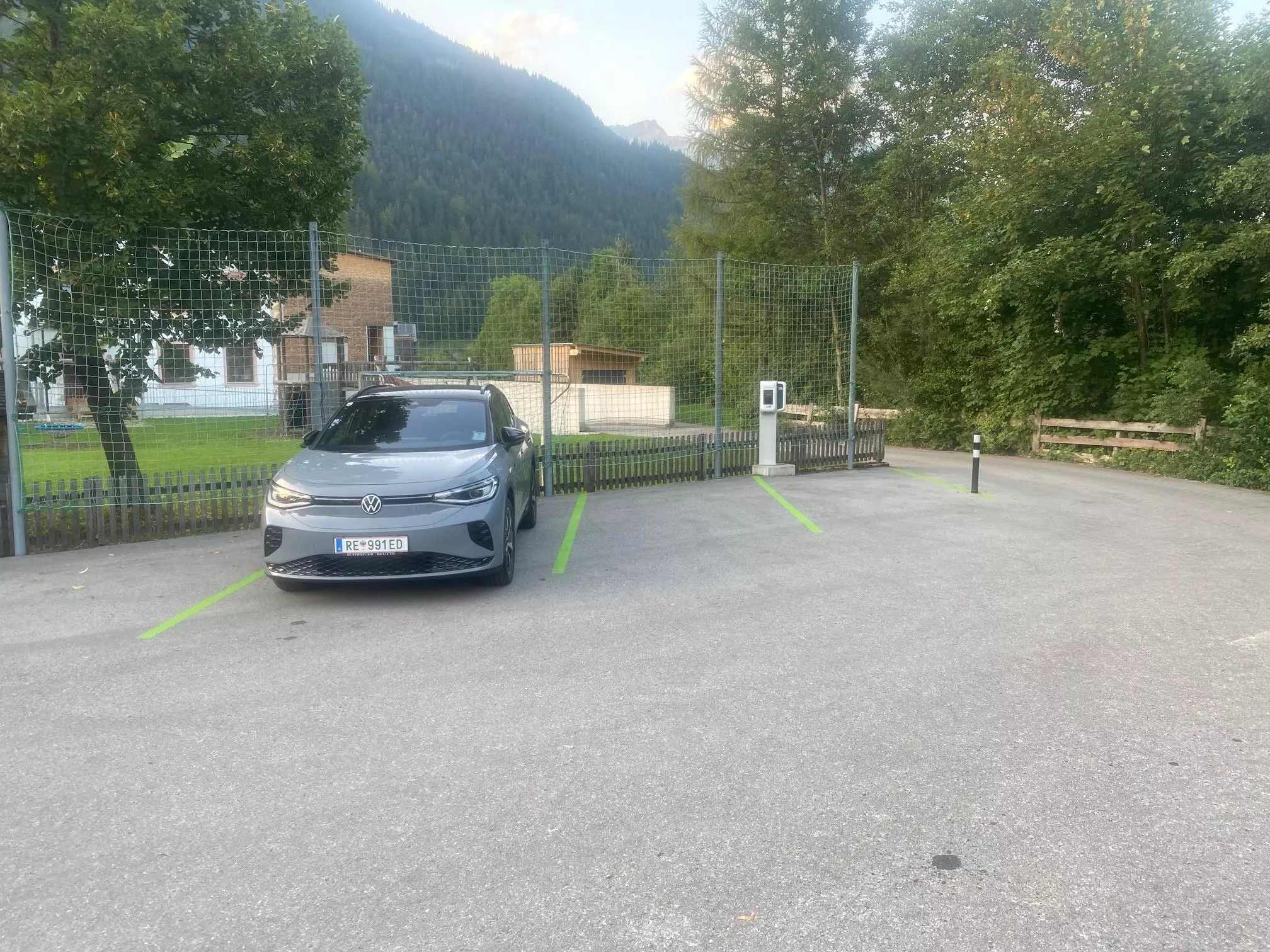 E-Auto Ladestation Bach