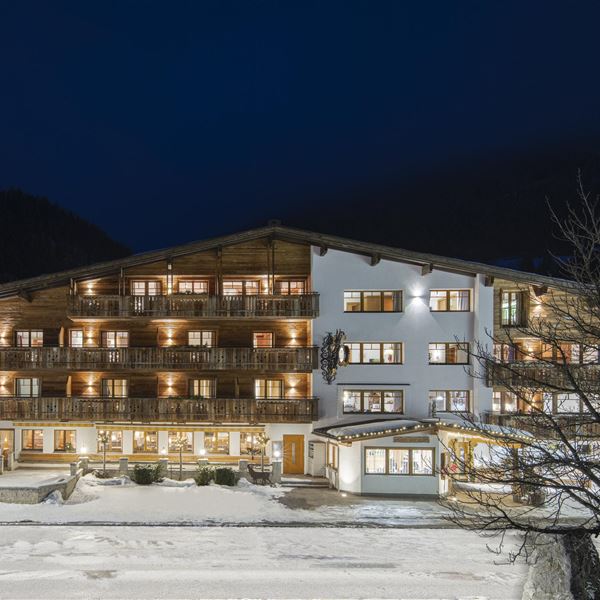 Lechquell Hotel Post in Steeg