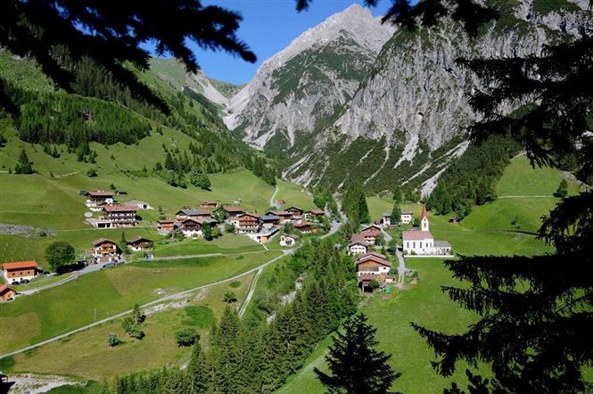 Ins Auszeitdorf Gramais